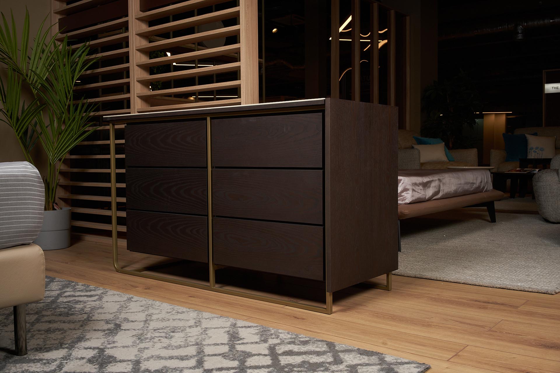 Комод с ящиками Como Natuzzi Editions в наличии в Санкт-Петербурге