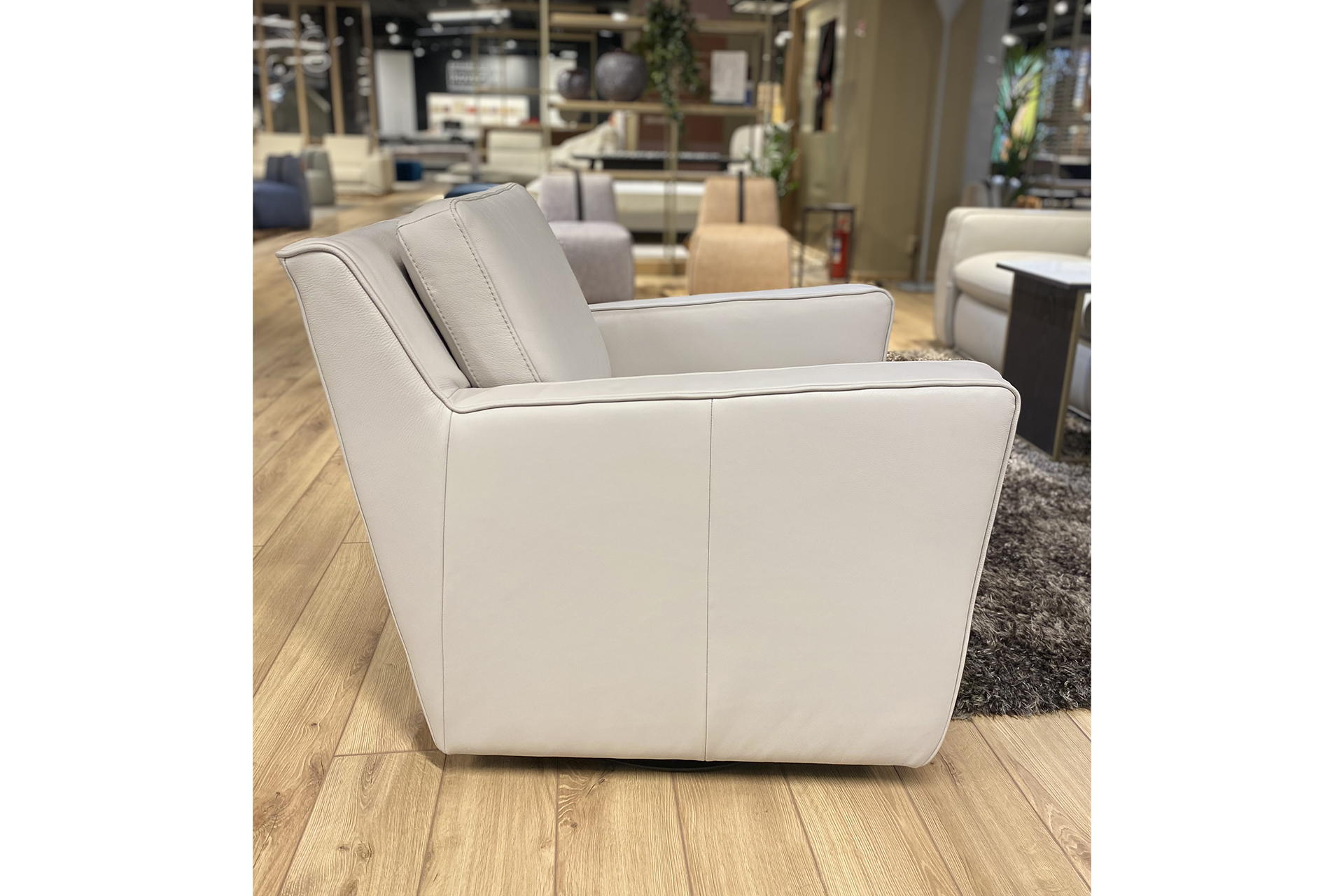 Кресло Inside C245 поворотное в кожаной обивке Natuzzi Editions в ...
